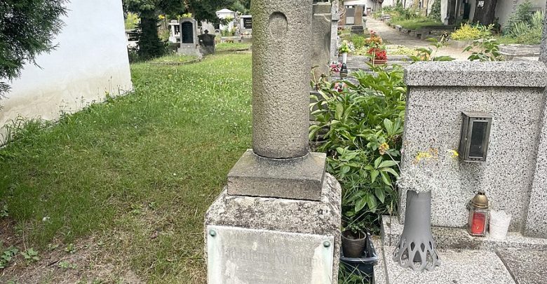 Hrob Maddalena Nicodema u kostela svatého Mikuláše ve Velkých ...
