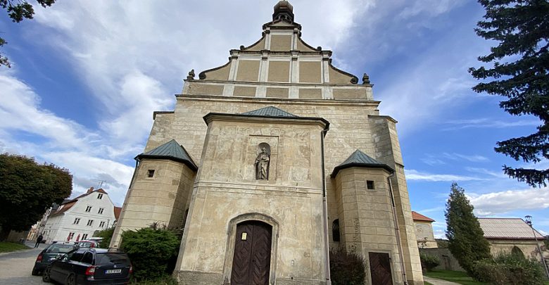Kostel Nalezení svatého Kříže ve Frýdlantu – cokolivokoli.cz